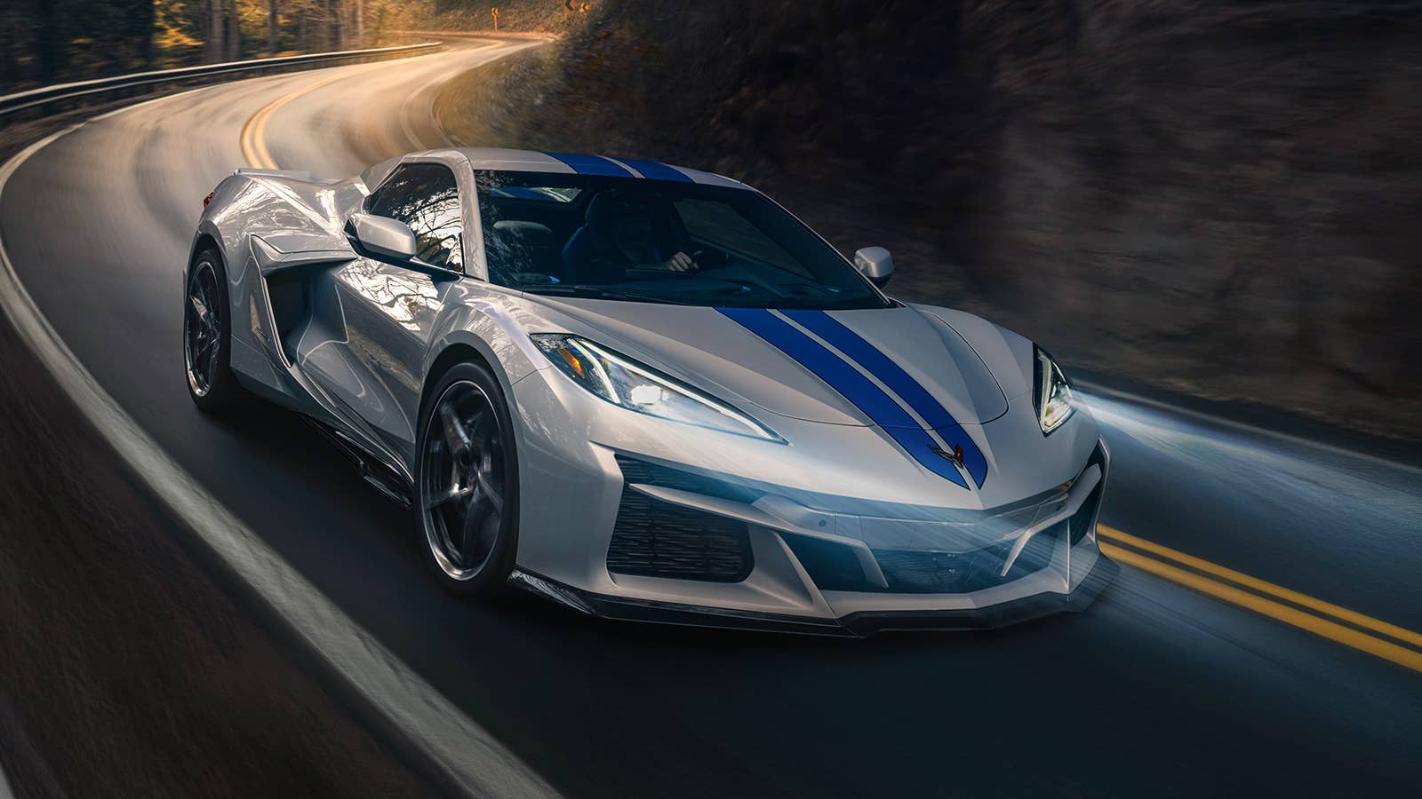 2024 Chevy Corvette E-Ray hybrid revealed, can outrun a Z06 - Autoblog