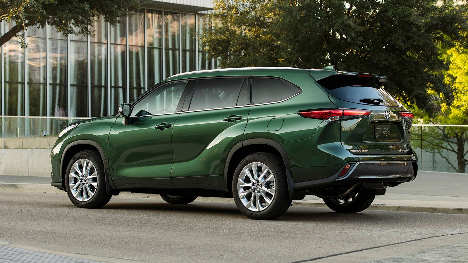 2024 Toyota Highlander Review: Hybrid still a contender, but there's a ...