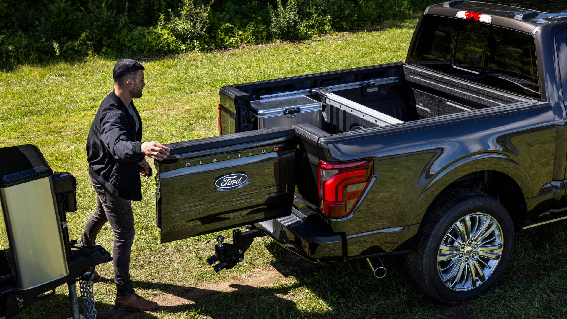 2024 Ford F-150's Pro Access Tailgate — how it works, what's cool about ...
