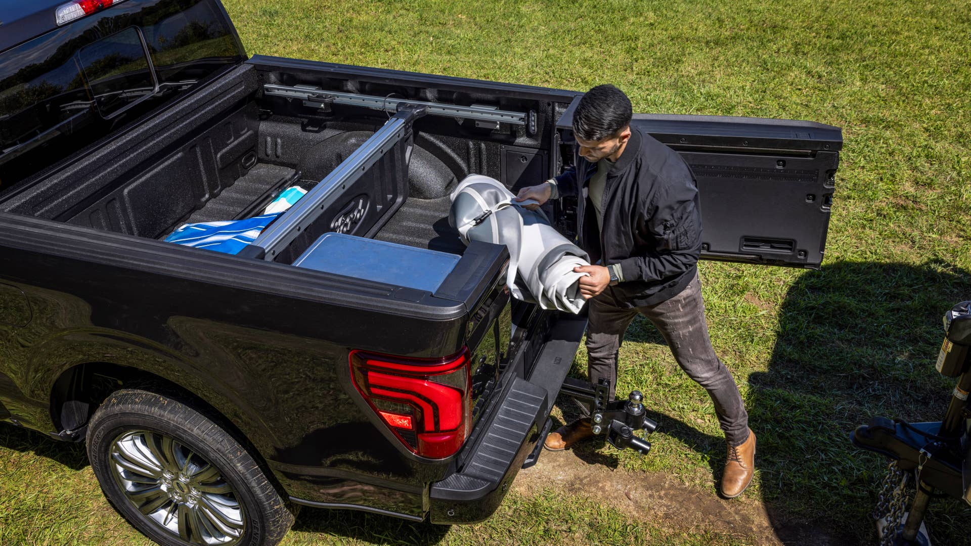 2024 Ford F-150's Pro Access Tailgate — how it works, what's cool about ...