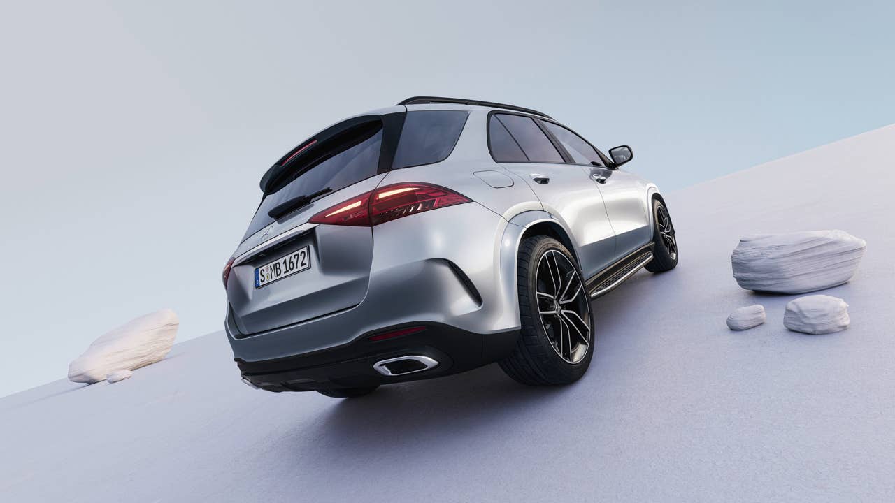 Mercedes-Benz updates GLE-Class with new PHEV for 2024 - Autoblog