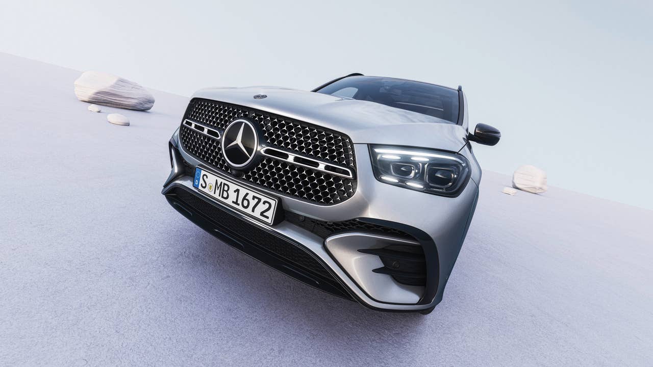 Mercedes-Benz updates GLE-Class with new PHEV for 2024 - Autoblog