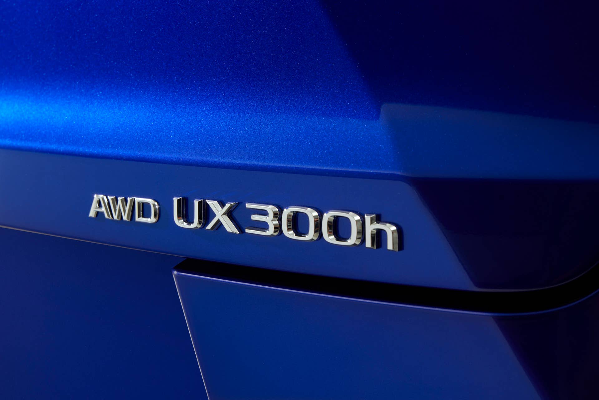 2025 Lexus UX 300h Review, Specs, Pricing, and Warranty - Autoblog