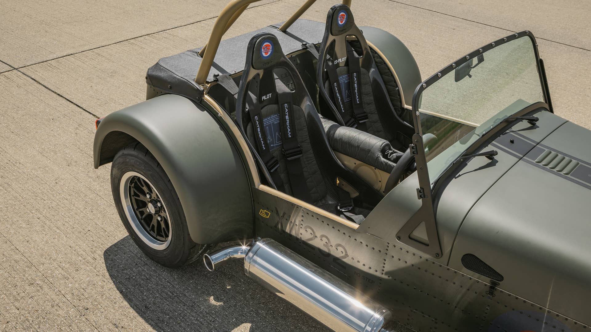Caterham RAF Seven 360R is made from a decommissioned Puma helicopter ...