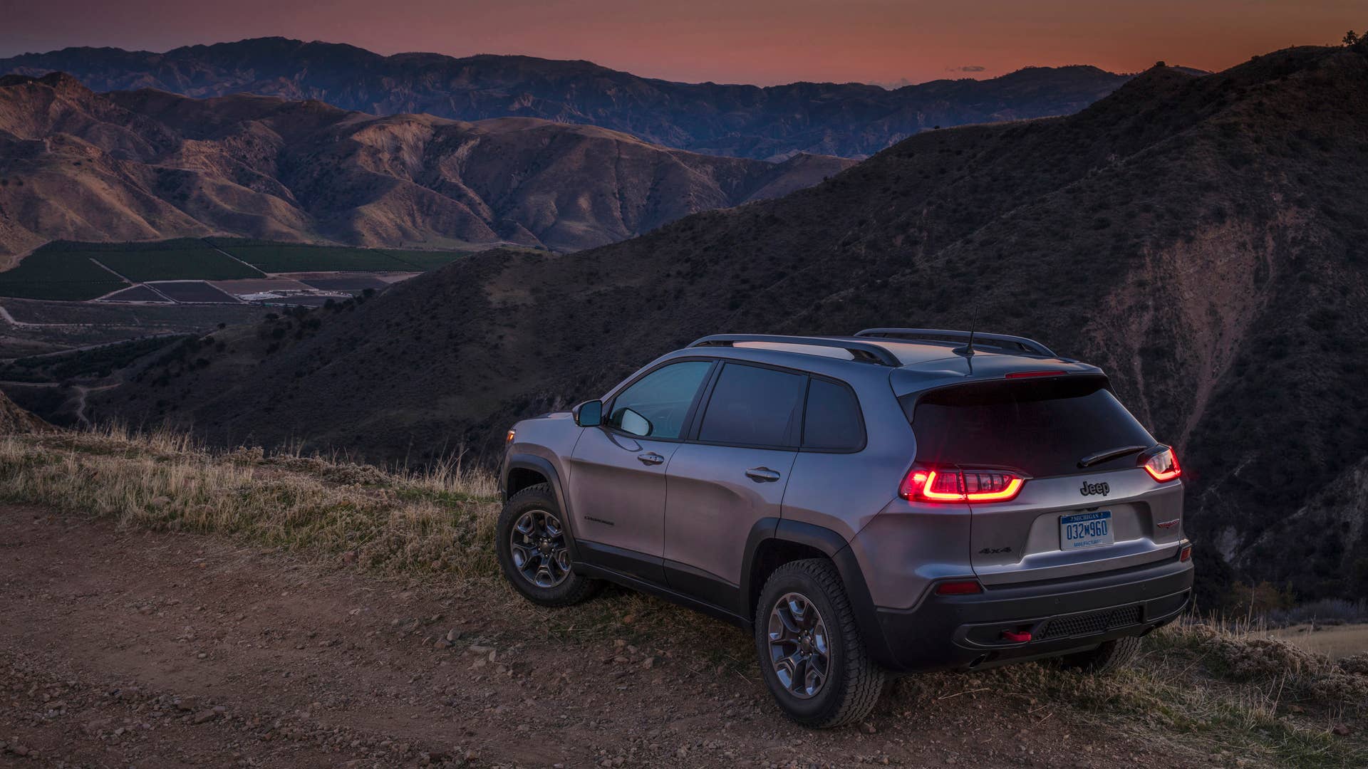 Jeep Cherokee Recall Warns SUVs Could Lose Power Or Roll Away In Park ...