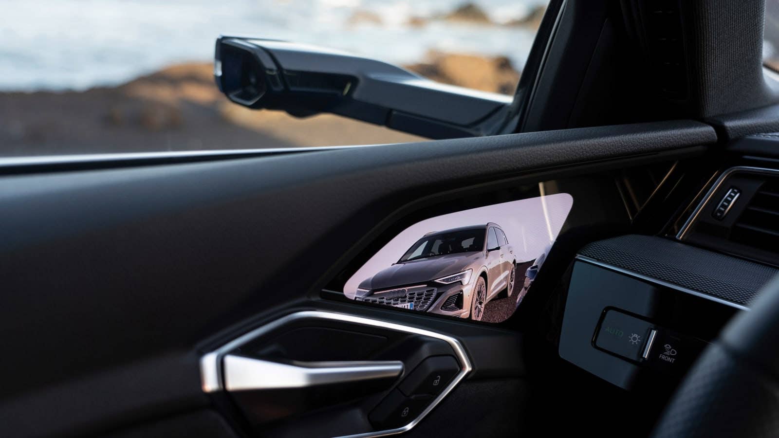 GM Digital Side Mirrors Could Shift Their View To Cut Blind Spots ...