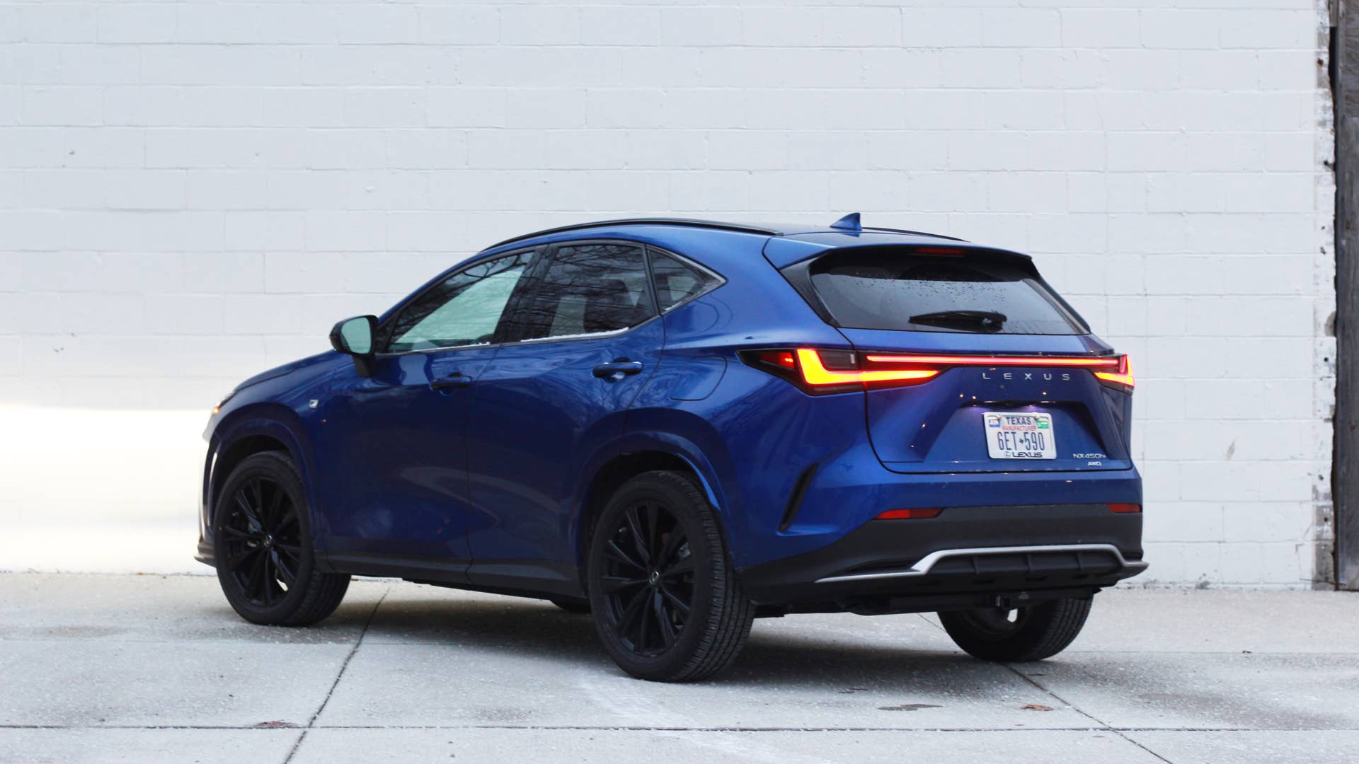 2025 Lexus NX Review: Hybrid efficiency, Goldilocks size - Autoblog