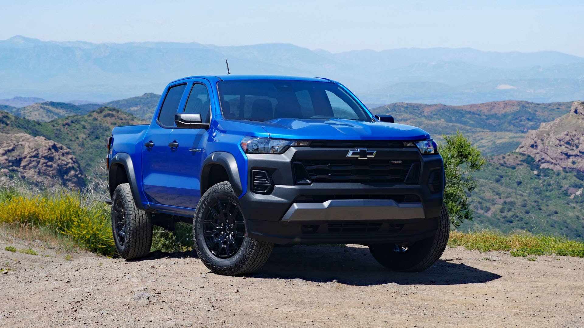 Ford Ranger vs Chevy Colorado: 2024 Comparison - Autoblog