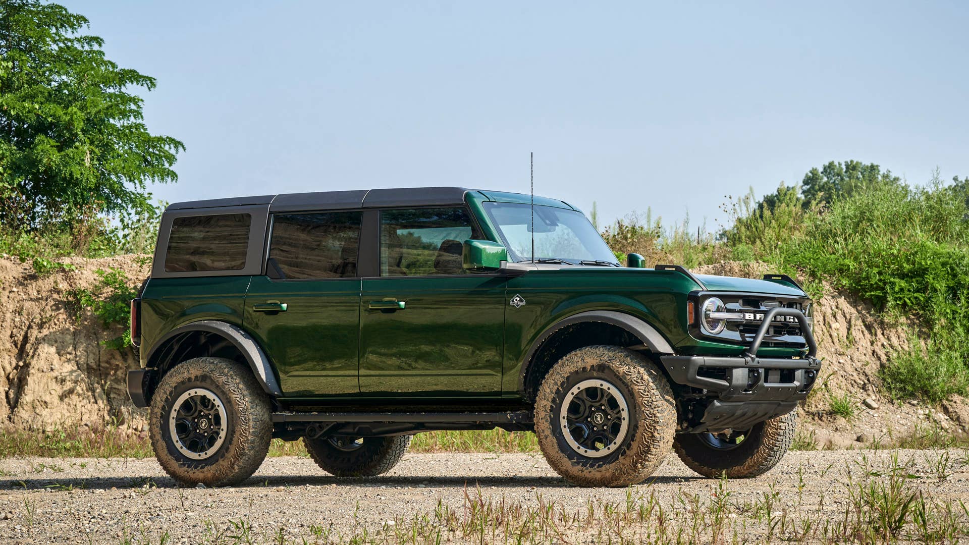 Ford Bronco Recall Warns Hardtop Roof Pieces Could Detach While Driving ...