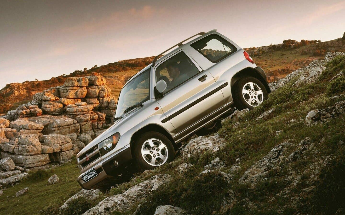 Mitsubishi Pajero Launching This Year with Three Versions - Autoblog