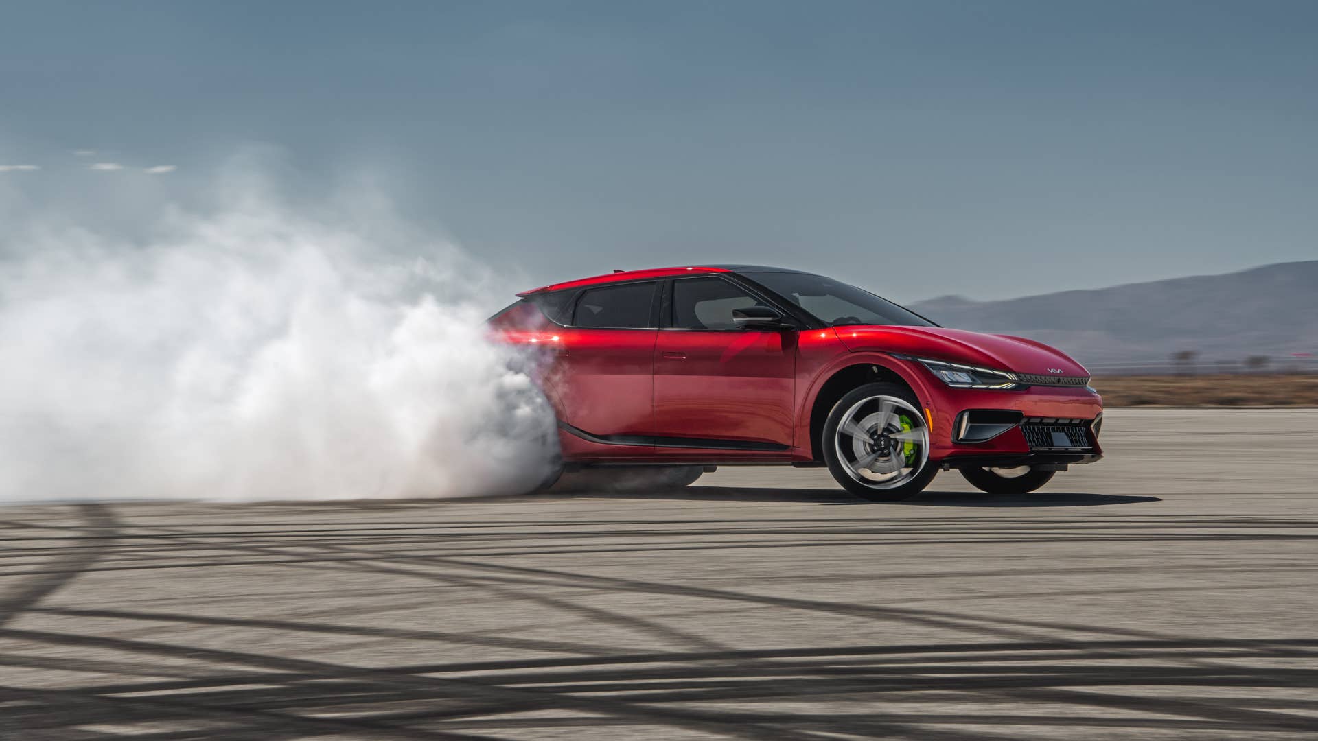 Kia offers a killer lease deal on EV6 GT with up to $20,000 in rebates ...