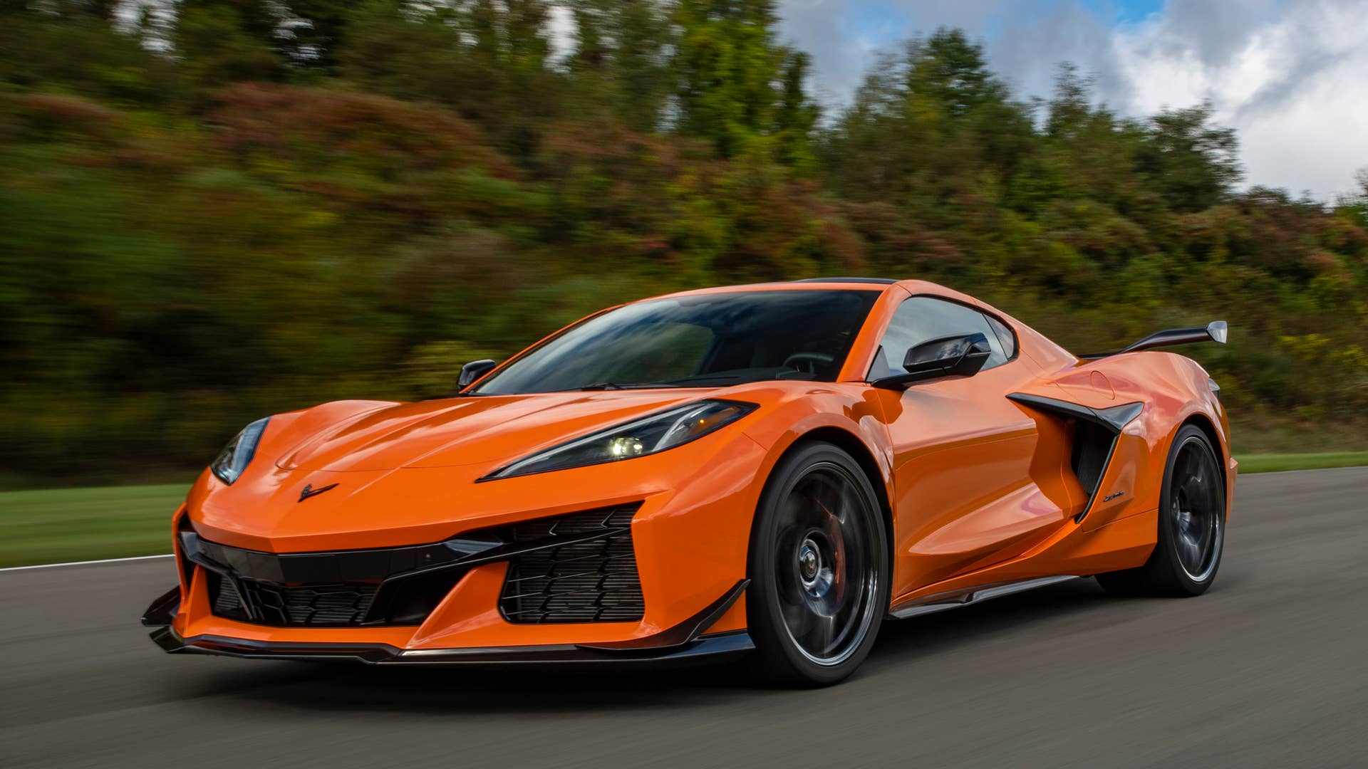 2025 Chevy Corvette SUV said to start with ICE power, not be EV-only ...