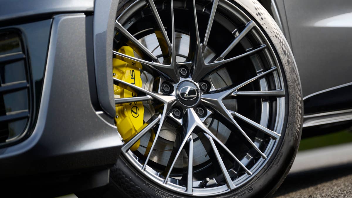 Lexus ES chief engineer is 'not happy' about SUVs taking over - TheAutoExec