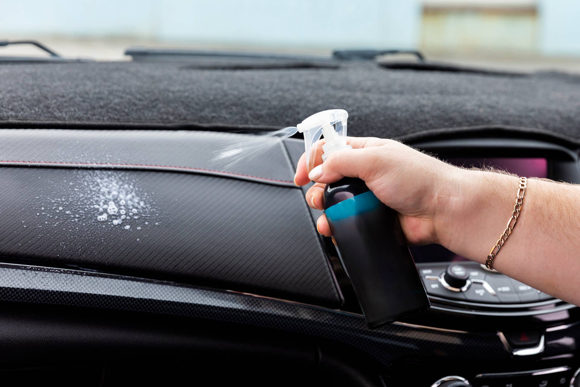 The best car upholstery cleaner of 2024 - Autoblog