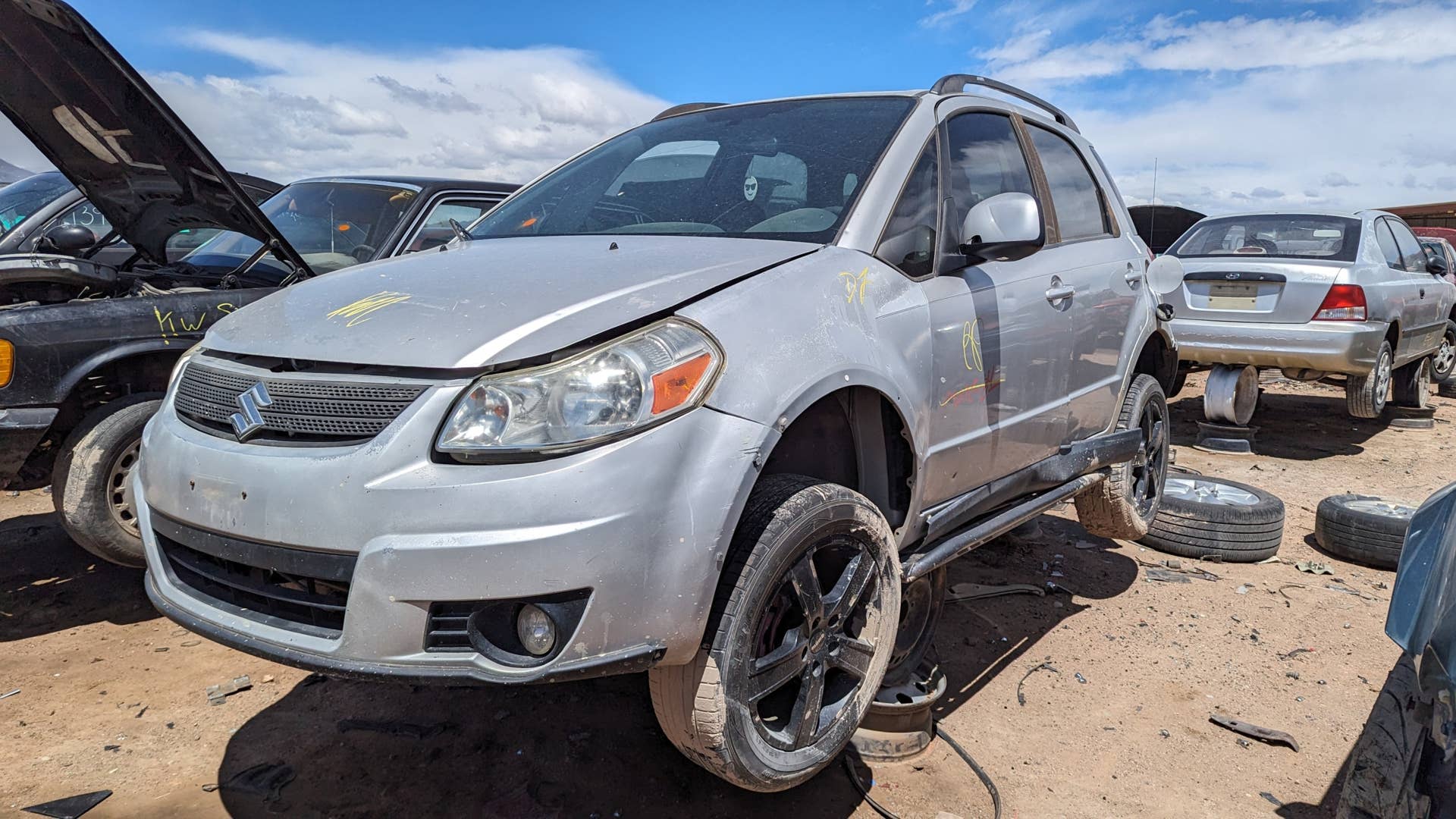 Junkyard Gem: 2008 Suzuki SX4 Crossover - Autoblog