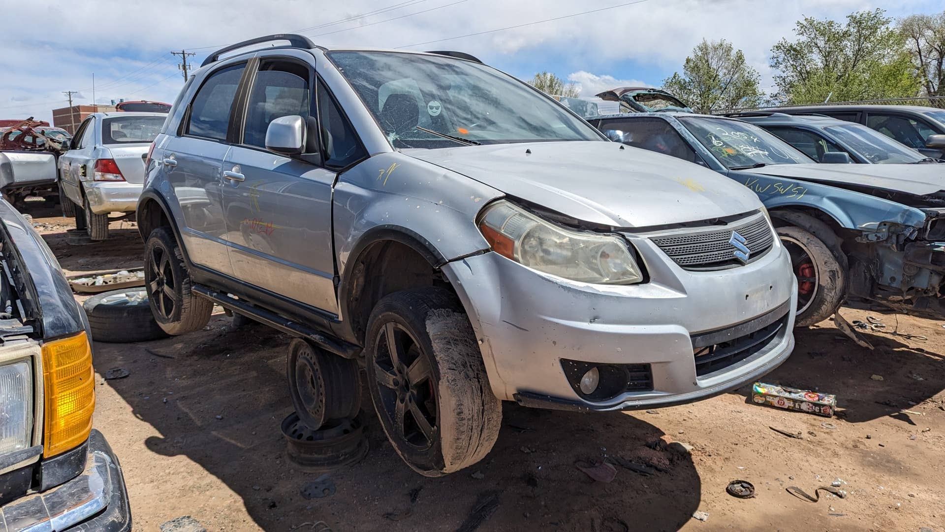 Junkyard Gem: 2008 Suzuki SX4 Crossover - Autoblog