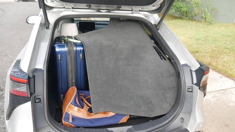 Toyota bZ4X and Subaru Solterra Luggage Test: How big is the trunk ...