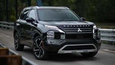 2023 Mitsubishi Outlander PHEV gets more power, EV range - Autoblog