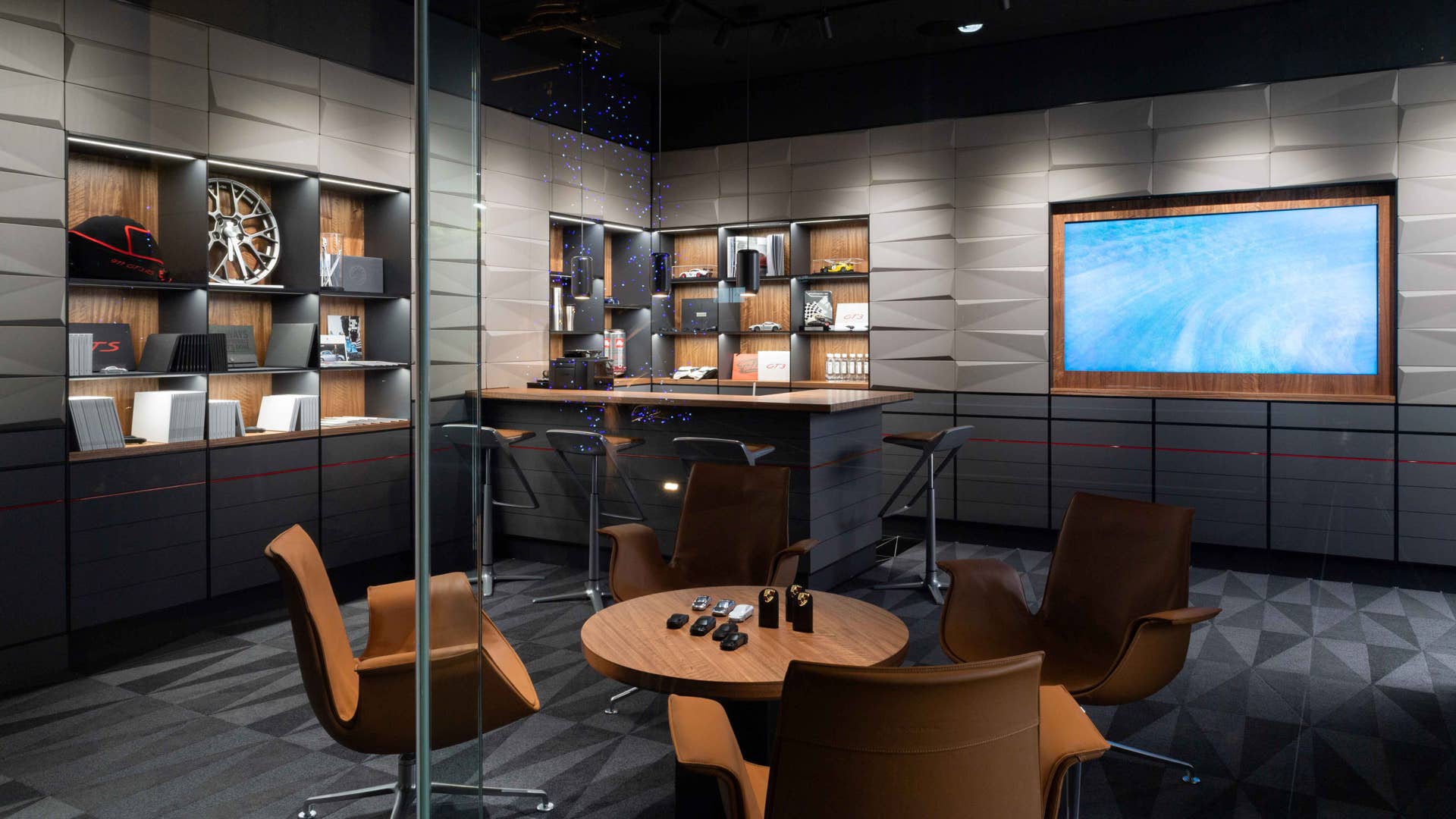 Porsche Studio stores are coming to the U.S. - Autoblog