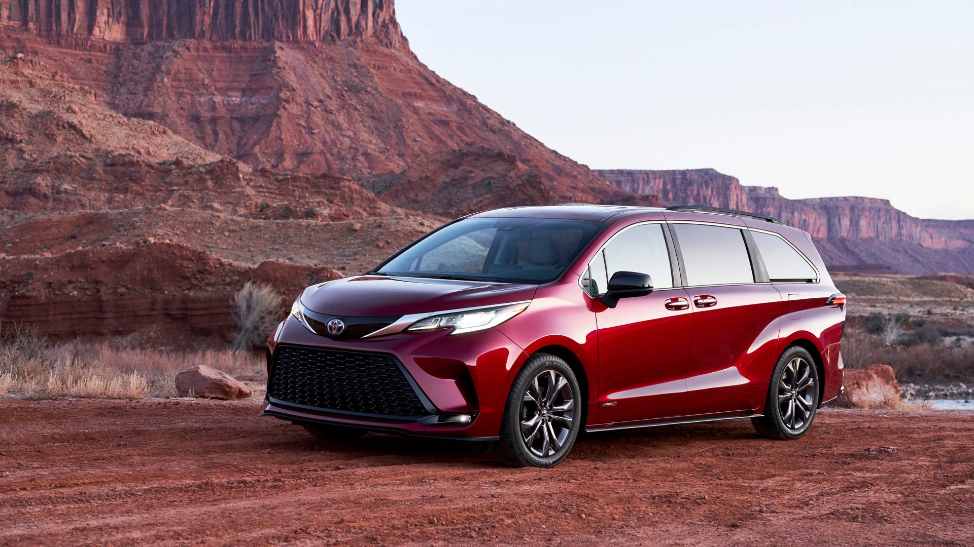 The Toyota Sienna May Lease Deals Go Under $400/Month - Autoblog