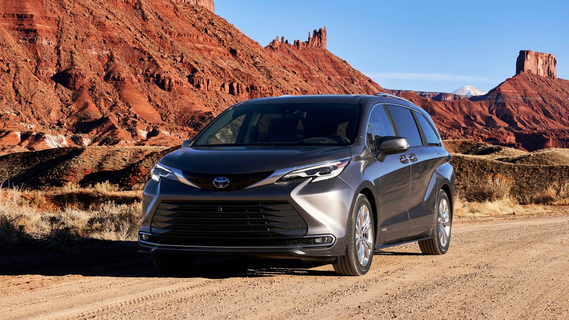 2026 Toyota Sienna's January Lease Deal Easily Undercuts the Honda ...