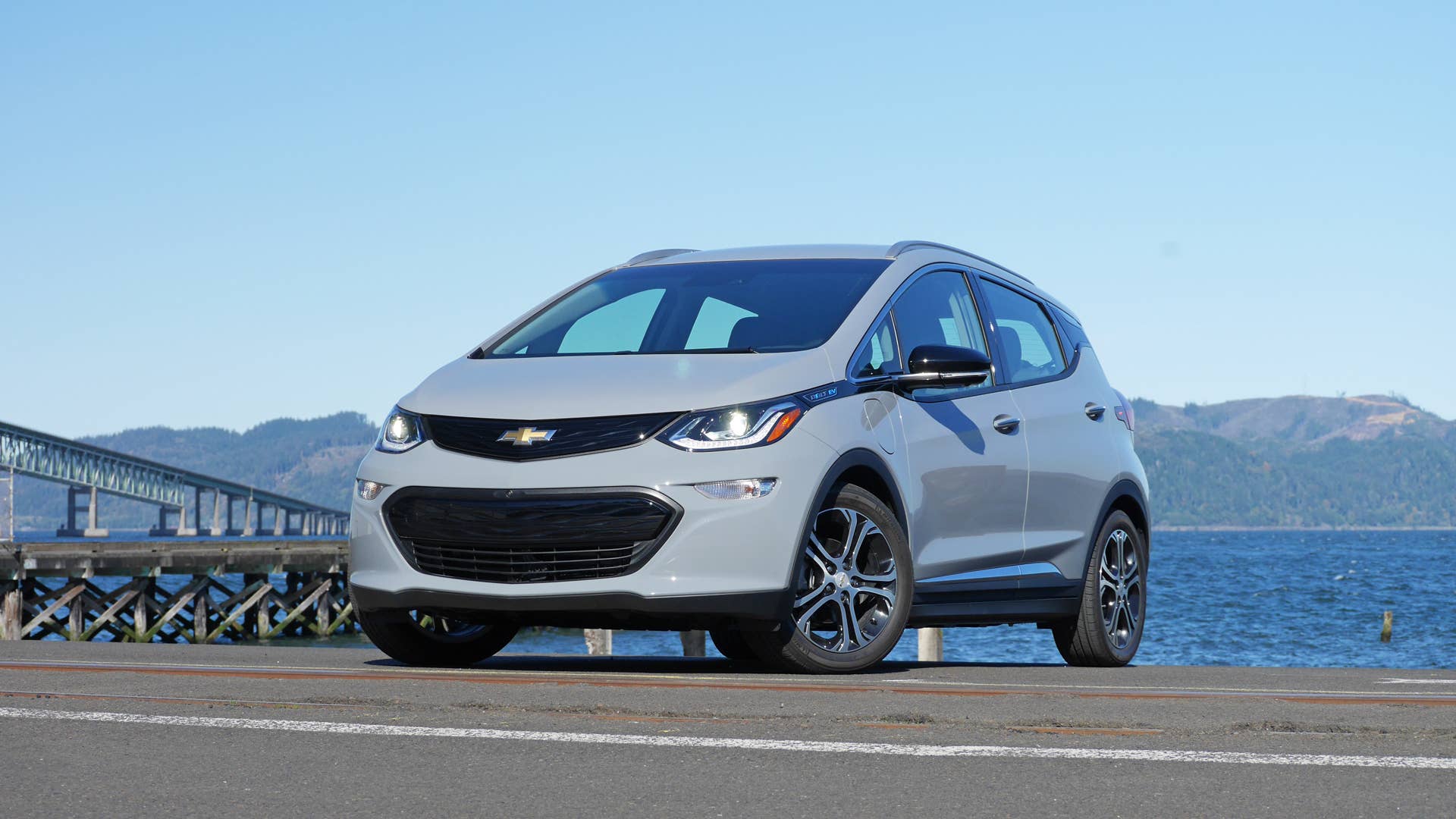 2020 Chevrolet Bolt Review & Buying Guide | Same electric car, more ...