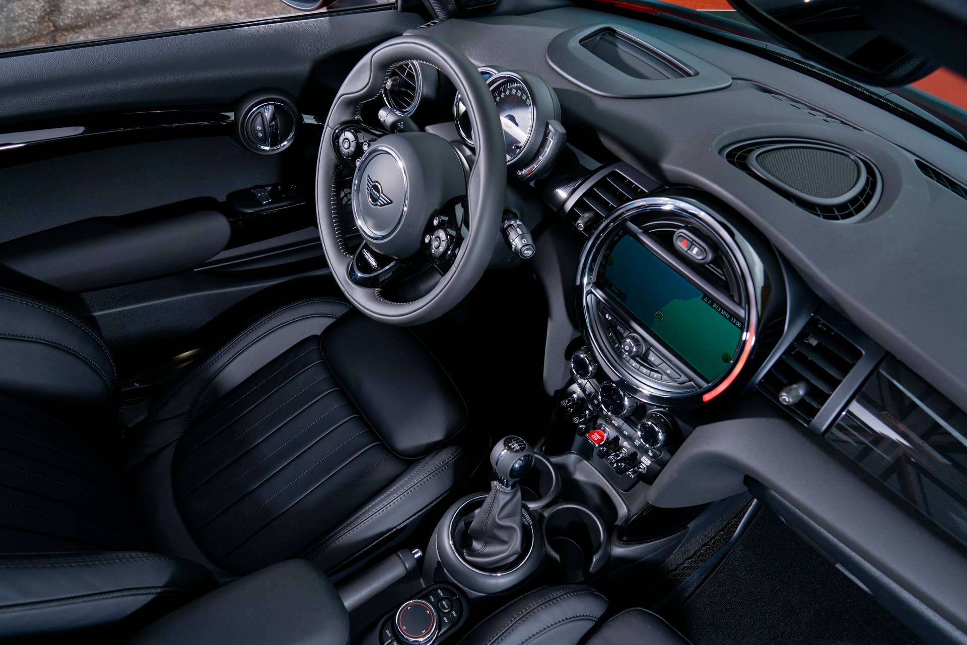 Manuals return to the Mini lineup for 2021 - Autoblog