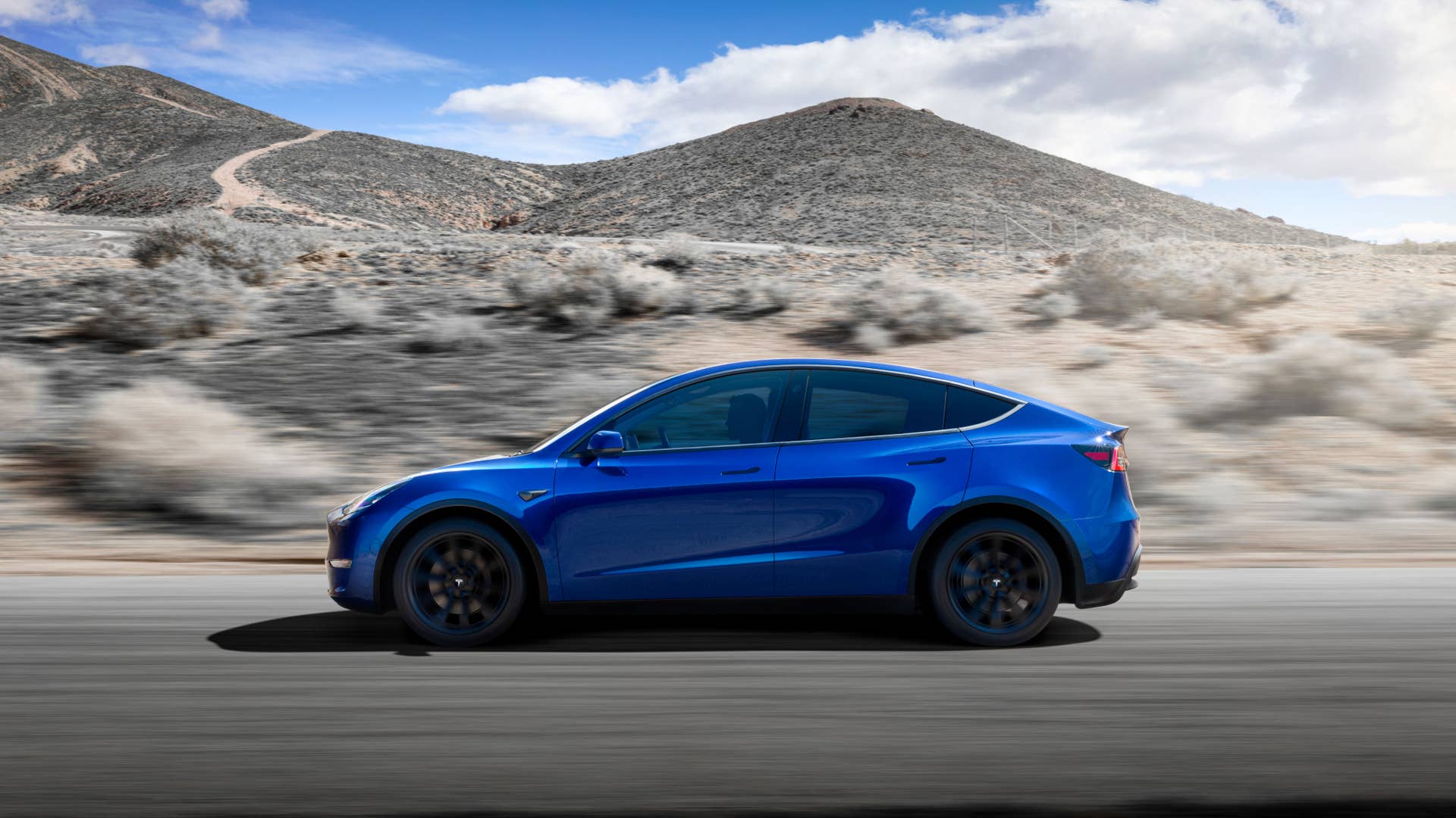 Tesla Model Y Owners Forced to Smash Windows After Door Handles Fail ...