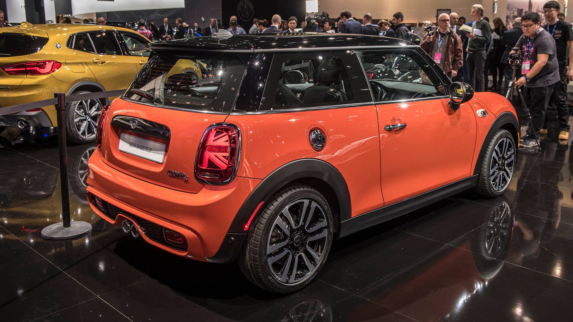 2019 Mini Cooper gets updated, becomes even more British - Autoblog