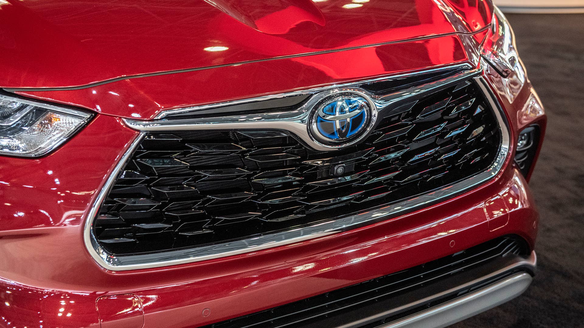 Over a Million Toyota Hybrids Should Get This Free Upgrade - Autoblog