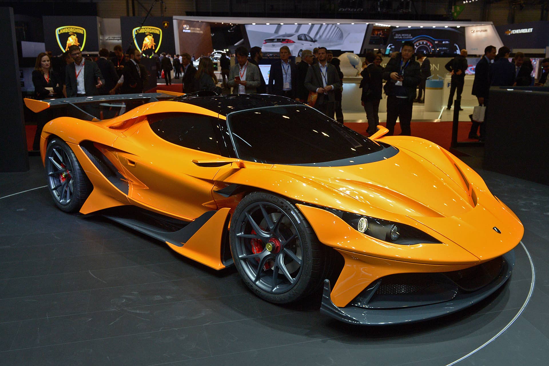 Only 10 Will Ever Exist: 7 Apollo Evo Features You Need to See - Autoblog