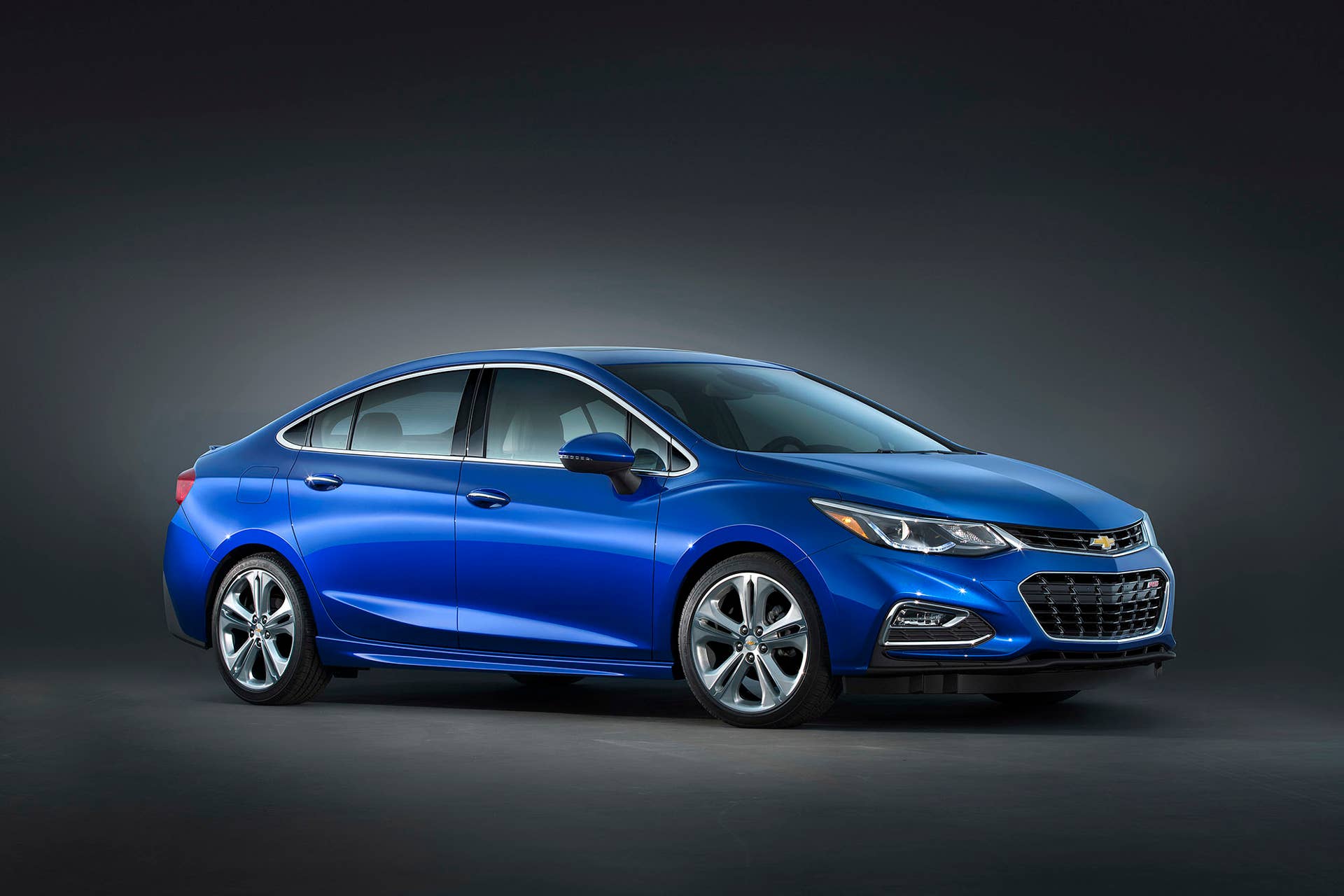 2016 Chevy Cruze is lighter, loaded [UPDATE] - Autoblog