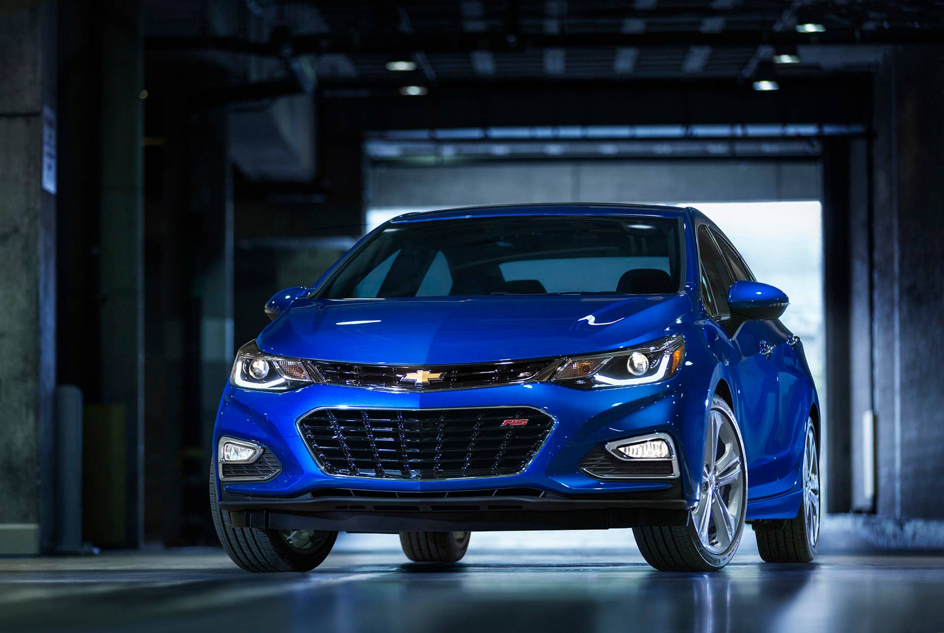 2016 Chevy Cruze is lighter, loaded [UPDATE] - Autoblog
