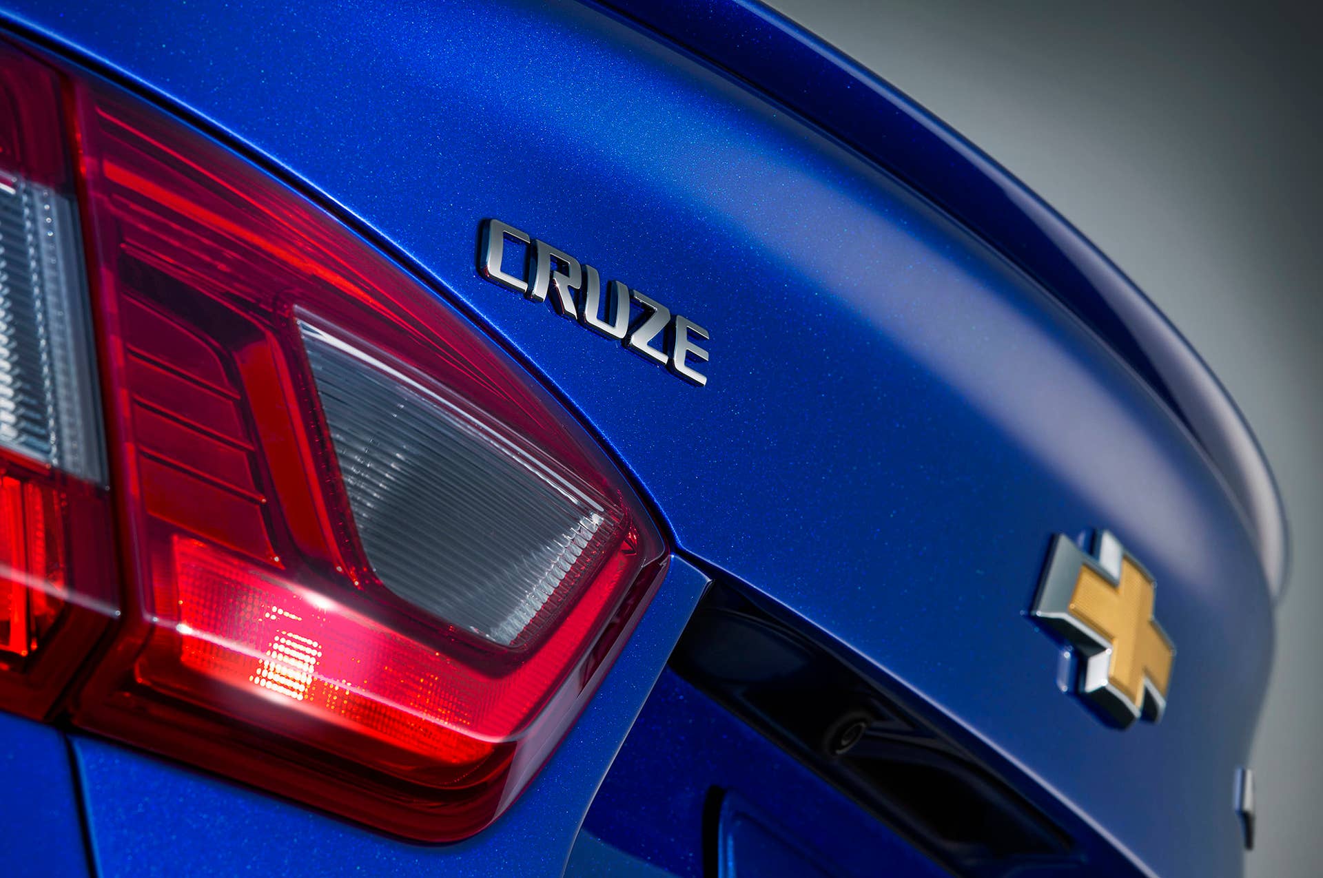 2016 Chevy Cruze is lighter, loaded [UPDATE] - Autoblog