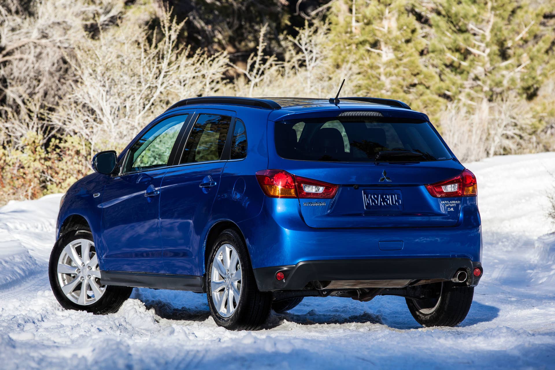 Mitsubishi Recalls Over 108,000 Outlander SUVs Because the Liftgate ...