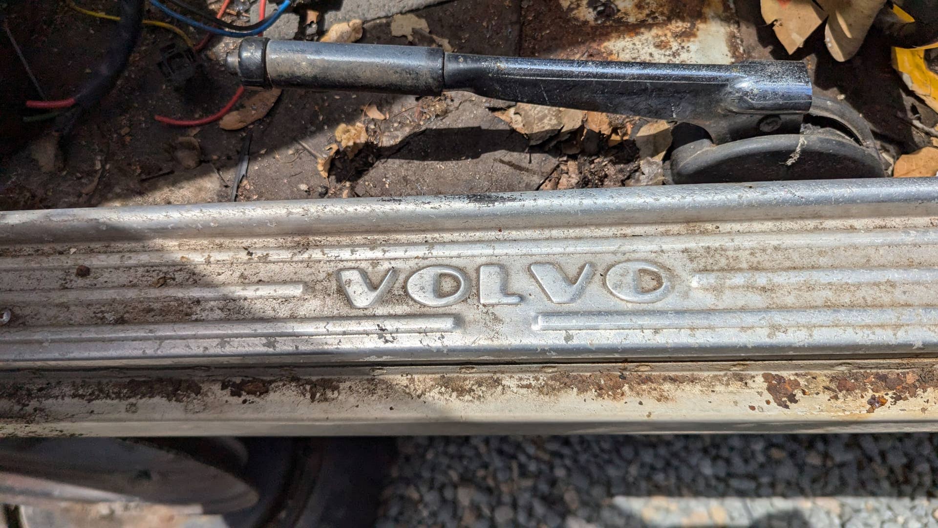 Junkyard Gem: 1965 Volvo Amazon Wagon with a heartfelt goodbye - Autoblog