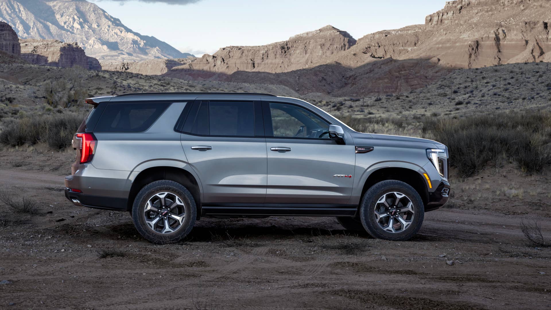 2025 GMC Yukon vs 2025 Ford Expedition: 5 Things to Know Before You Buy ...