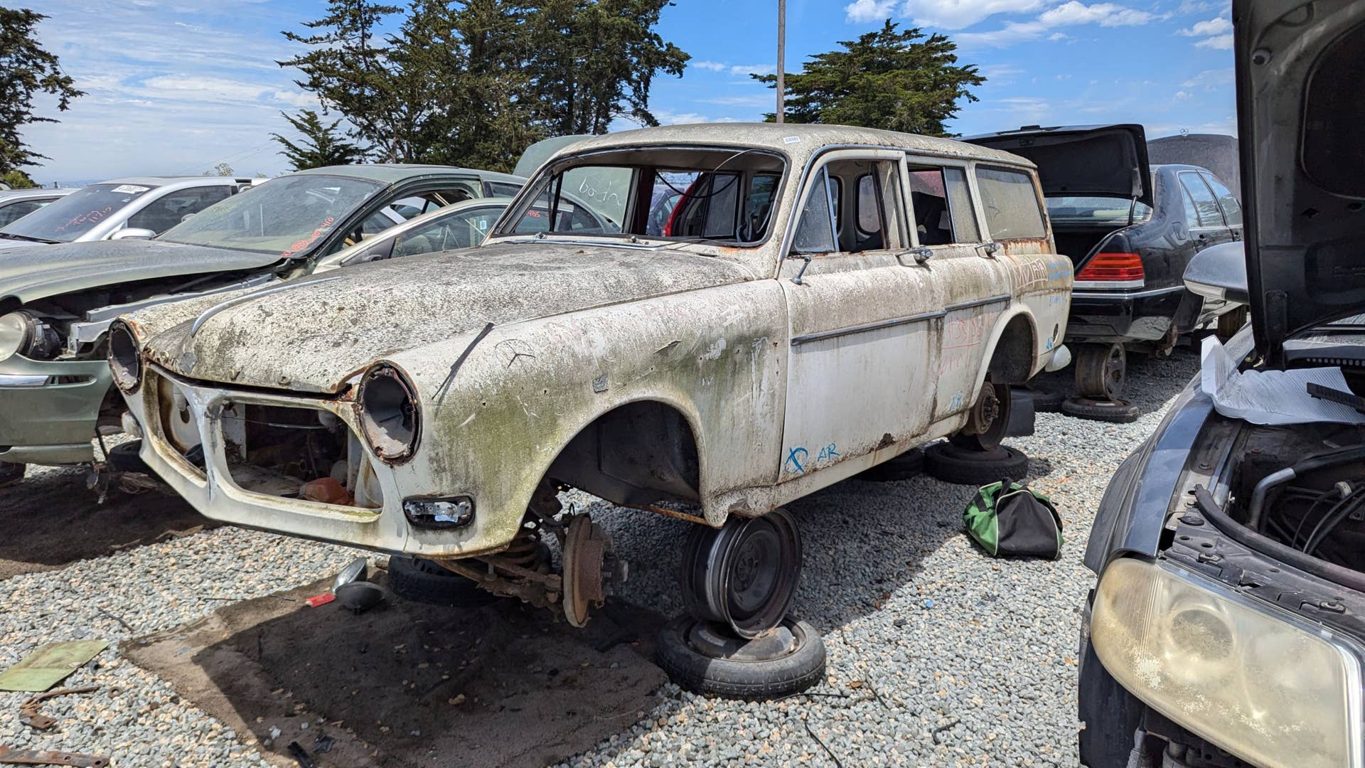 Junkyard Gem: 1965 Volvo Amazon Wagon with a heartfelt goodbye - Autoblog