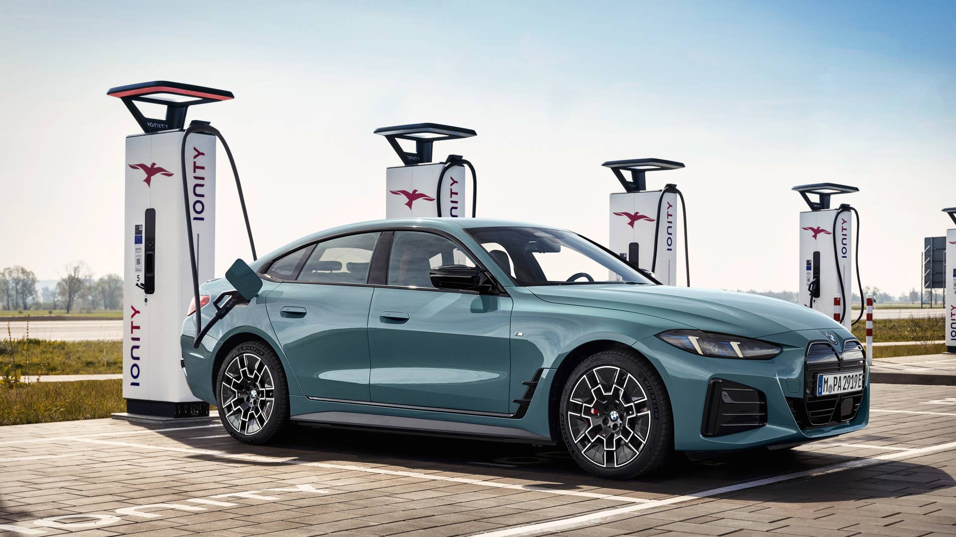2025 BMW i4 Review, Specs, Pricing, and Warranty - Autoblog