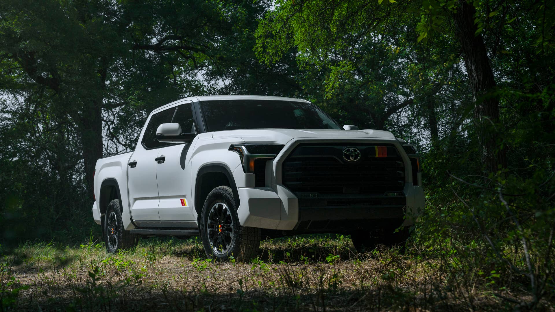 2026 Chevrolet Silverado 1500 vs Toyota Tundra: Which Is The Better Buy ...