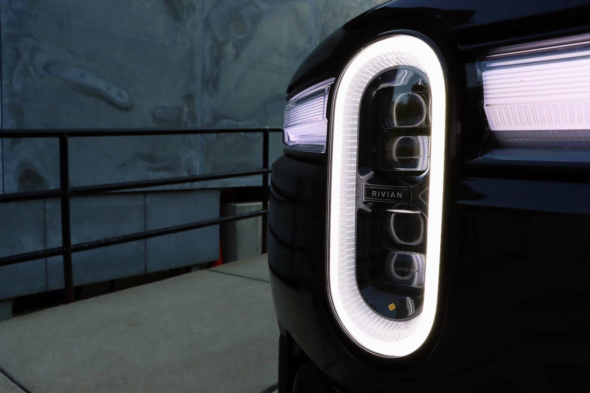 2025 Rivian R1S review: The ultimate adventure-focused EV - Autoblog