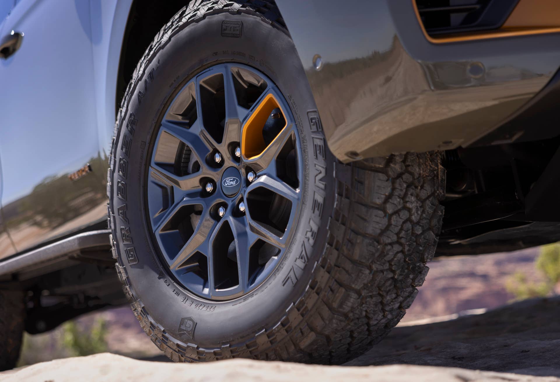 2025 Ford Expedition Tremor vs 2025 GMC Yukon AT4: Which One Is Right ...