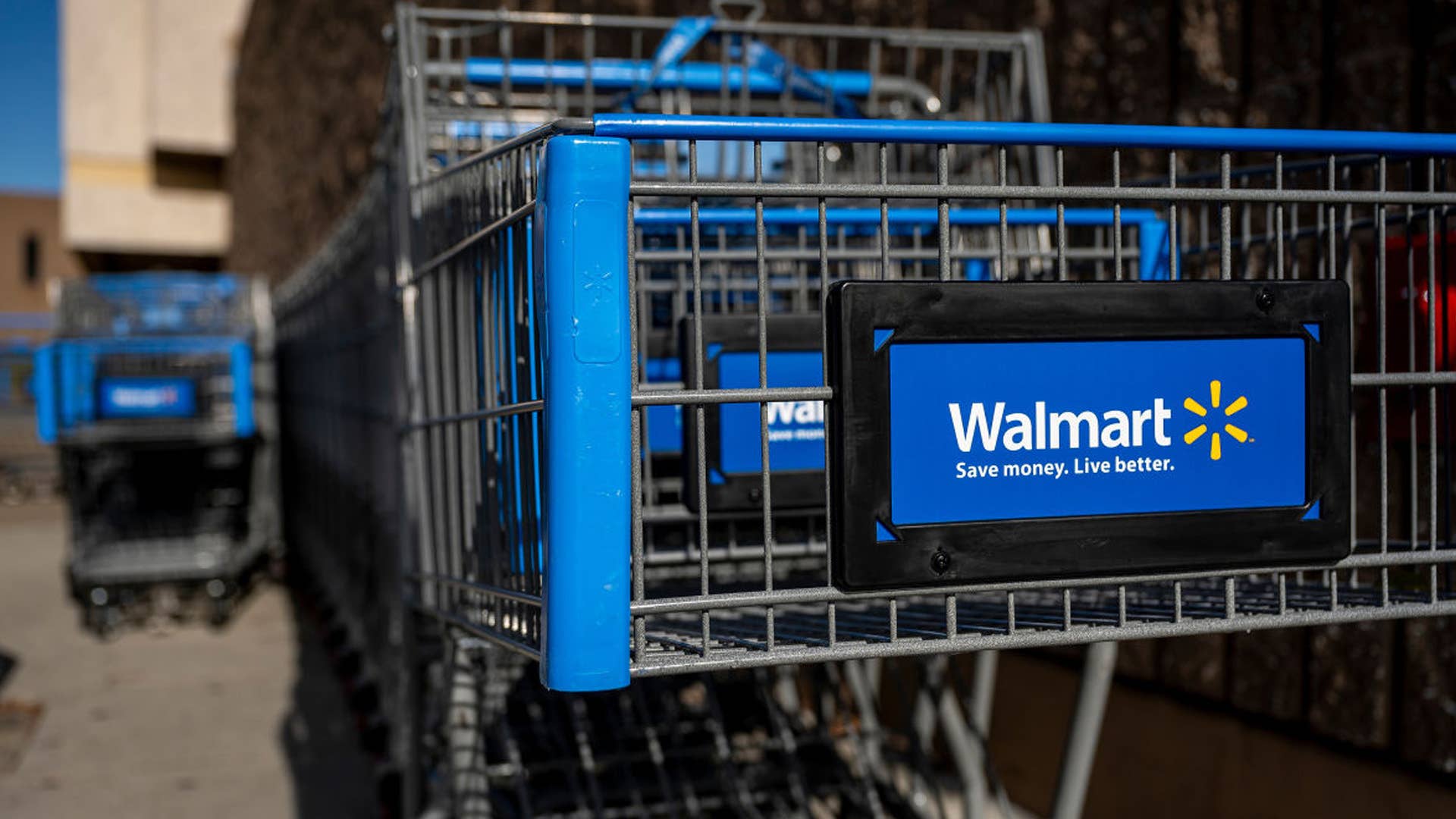 Walmart is selling a 'solid’ snow and ice kit for just $17 - Autoblog