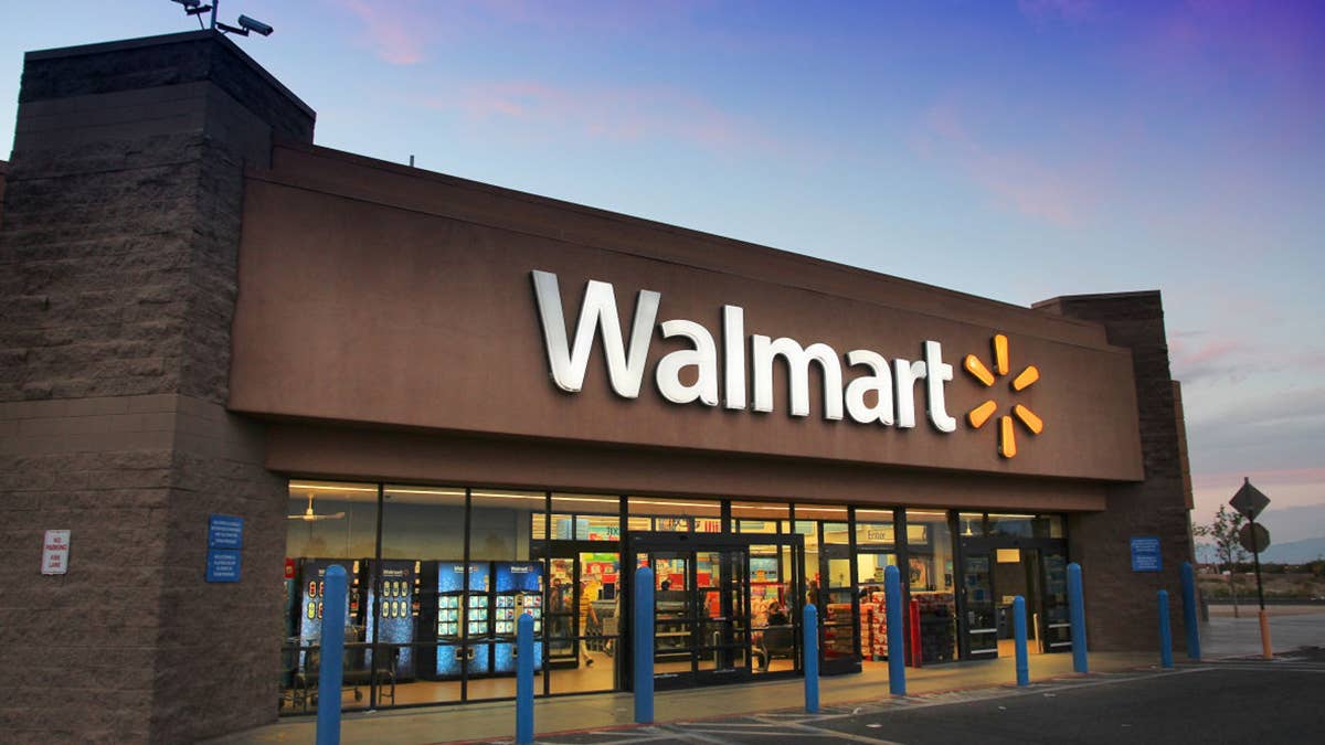 Walmart Has a $200 Portable Workbench for Just $100 - Autoblog