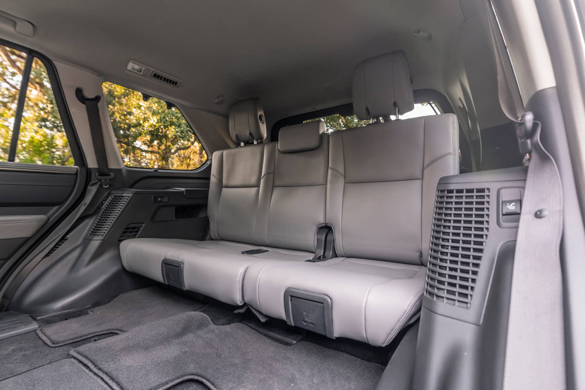 2026 Toyota Sequoia vs 2026 Nissan Armada: 5 Key Differences - Autoblog