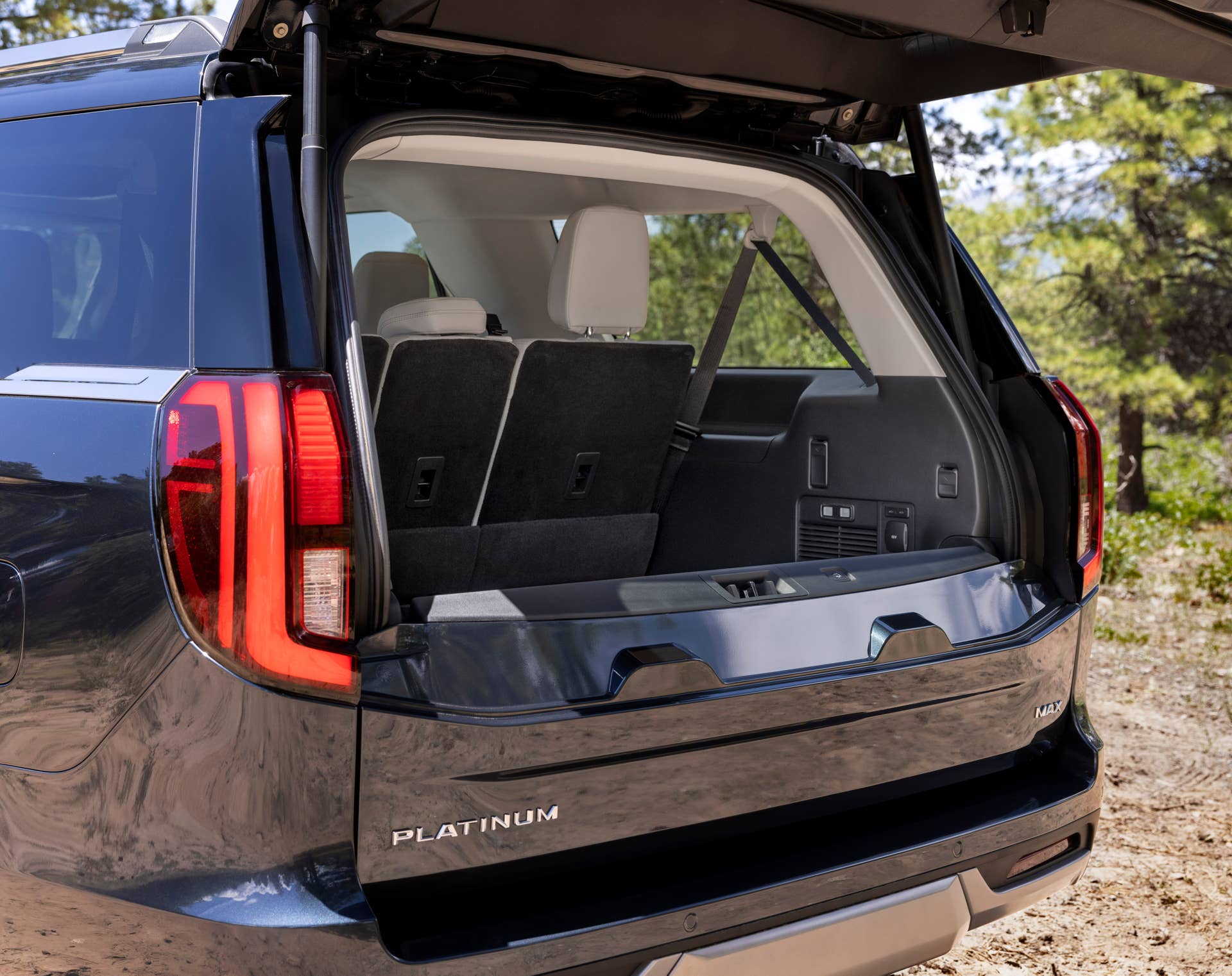 2025 GMC Yukon vs 2025 Ford Expedition: 5 Things to Know Before You Buy ...