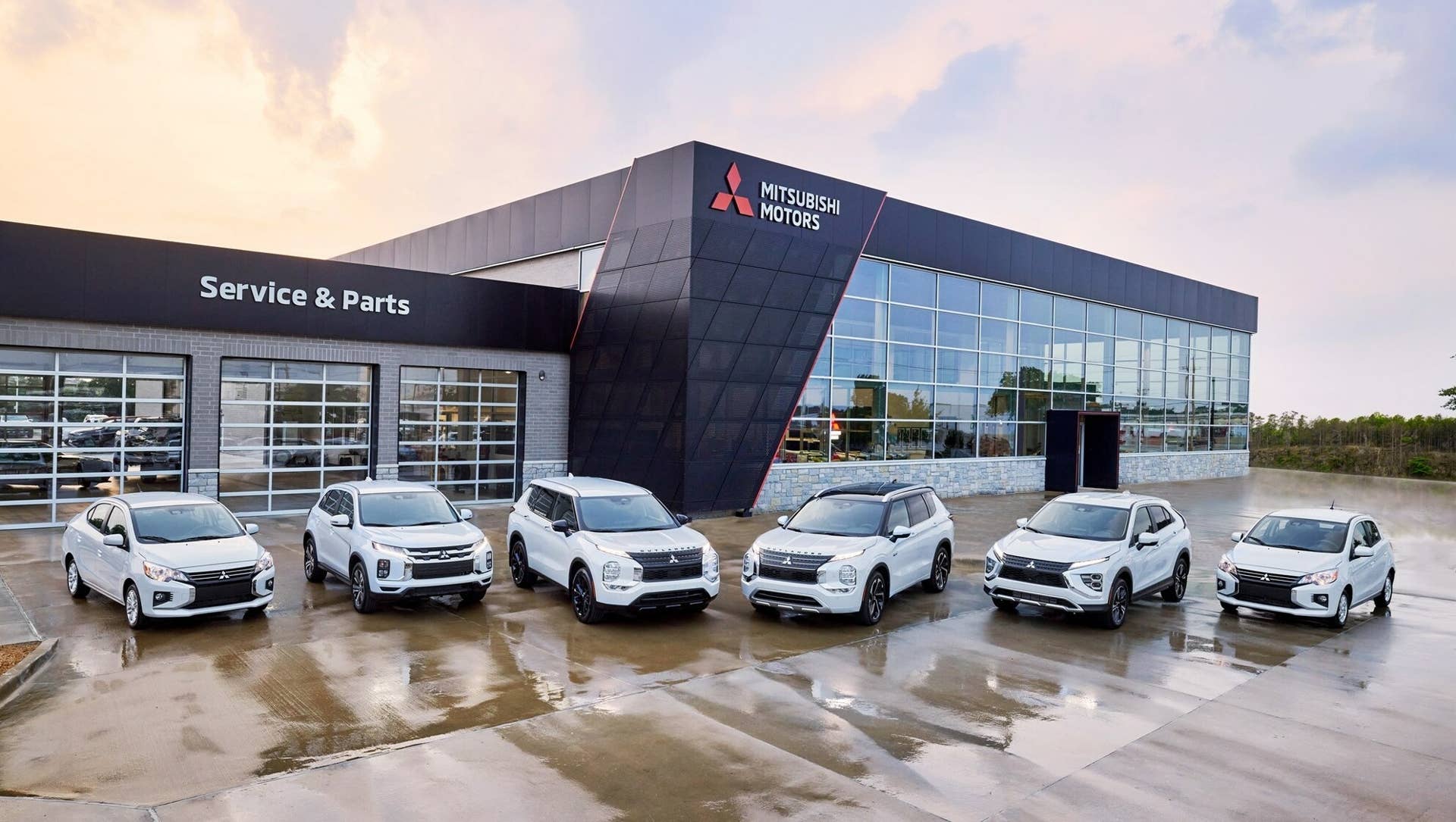 Mitsubishi's secret weapon: The Outlander, fueling record sales in 2024 ...