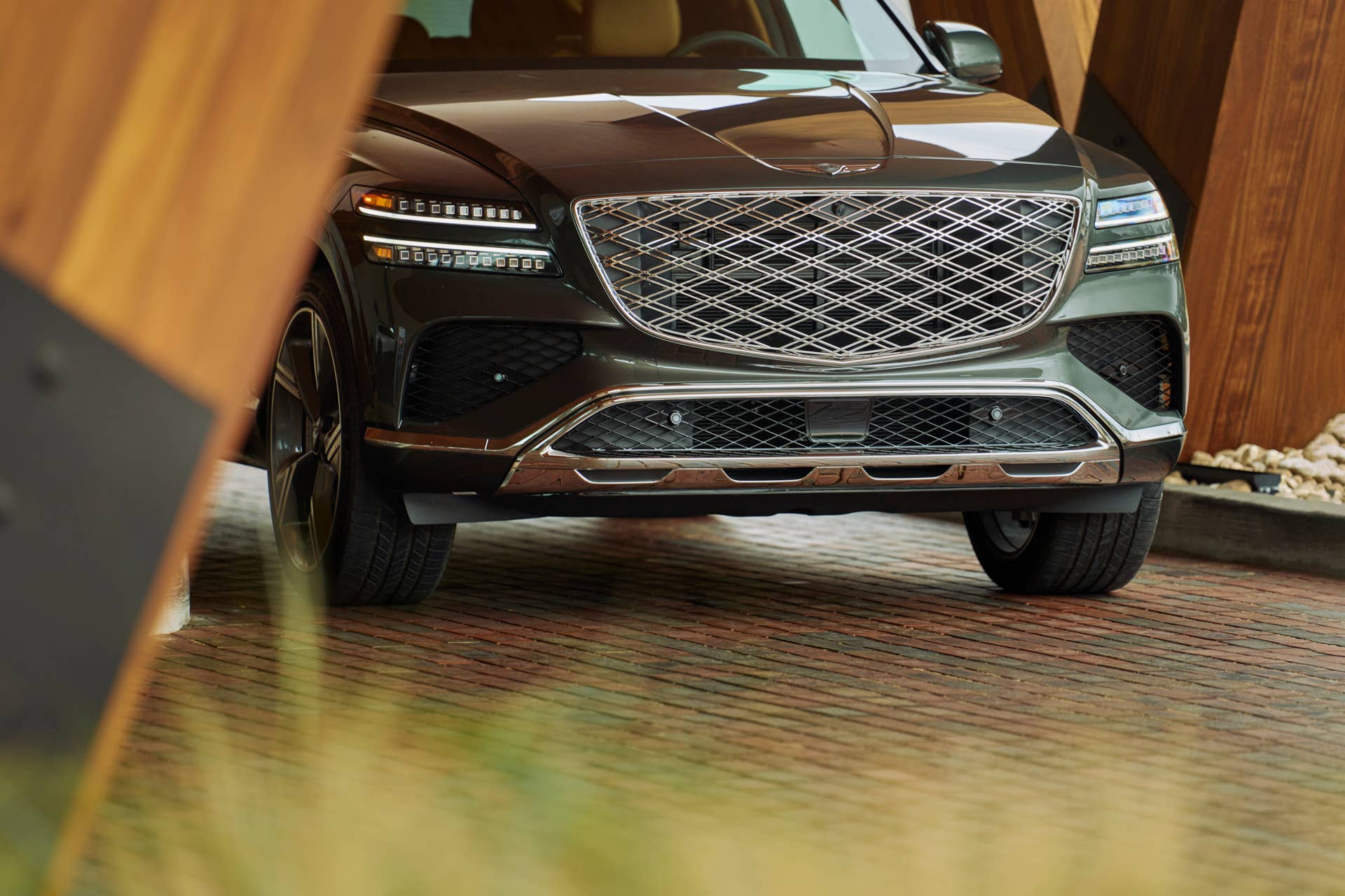 2025 Genesis GV80 vs. Volvo XC60: Outstanding alternatives for luxury ...