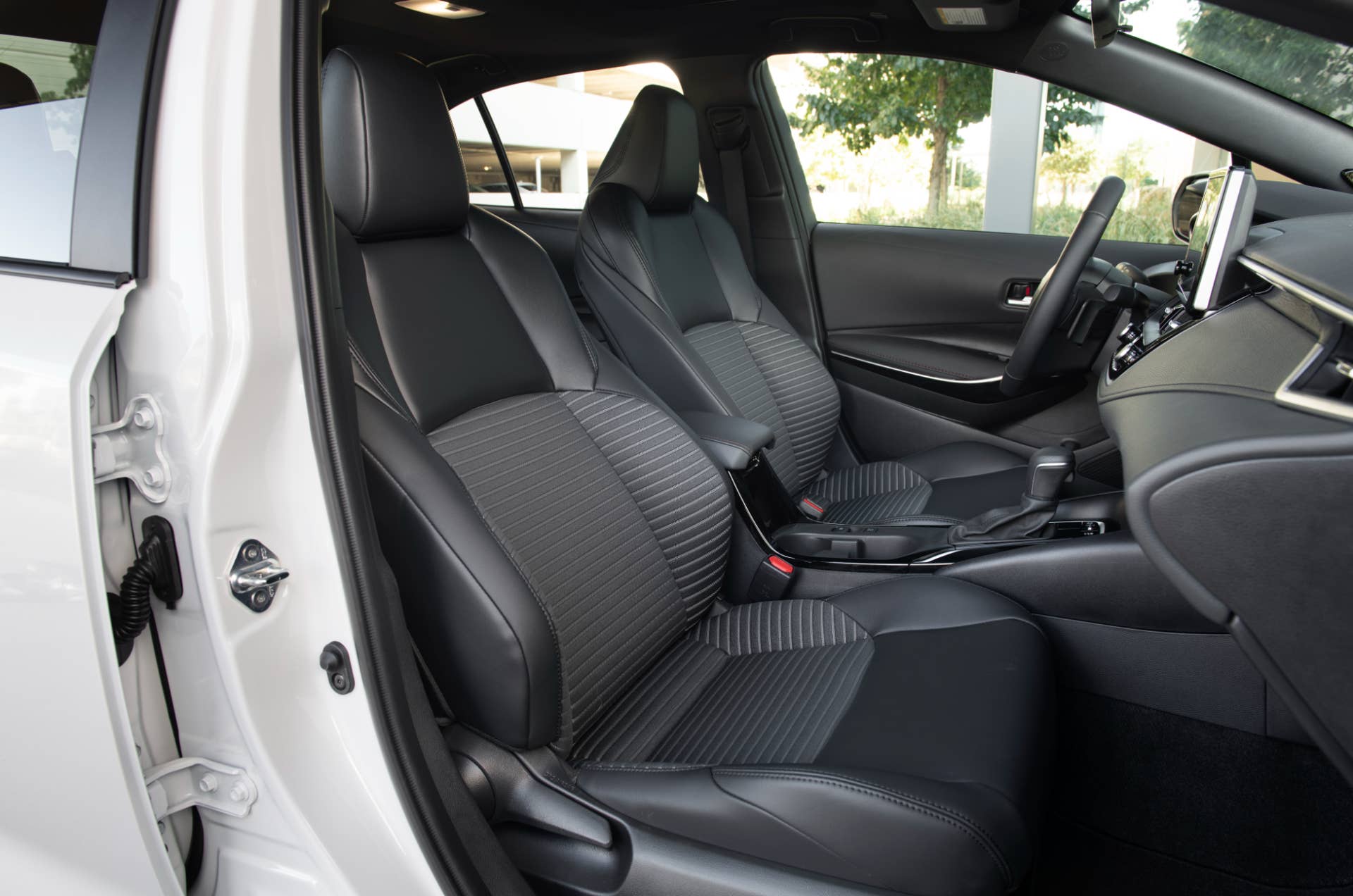 2025 Toyota Corolla XSE: Buyer's guide to pricing, features, and specs ...