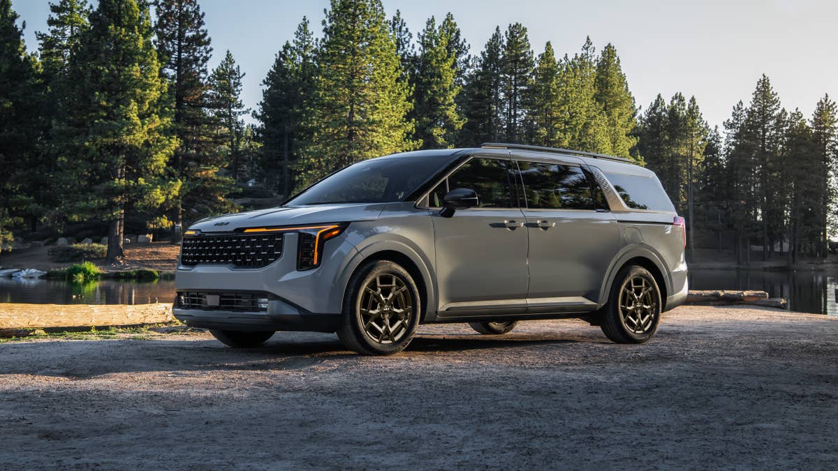 2026 Kia Carnival Gets Slightly Pricier—But 2025 Versions Offer Better ...